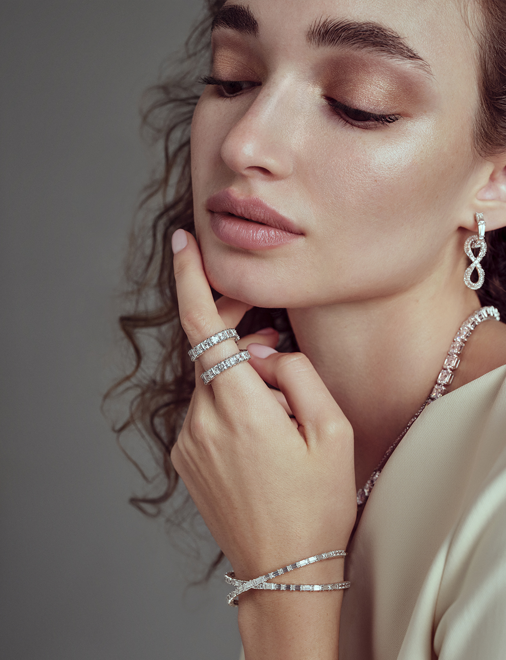 Shop Warner Bros display Swarovski | Swarovski Official KWT